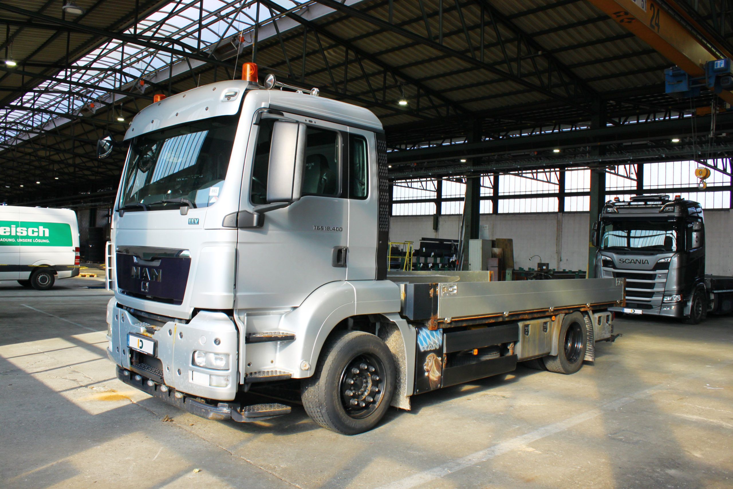 Martin Reisch GmbH Fahrzeugbau Hollenbach – Sattelzugmaschinen, Fiber ...